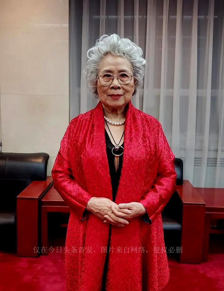 Female singer Guo Shuzhen: She has had tears in her career and ...