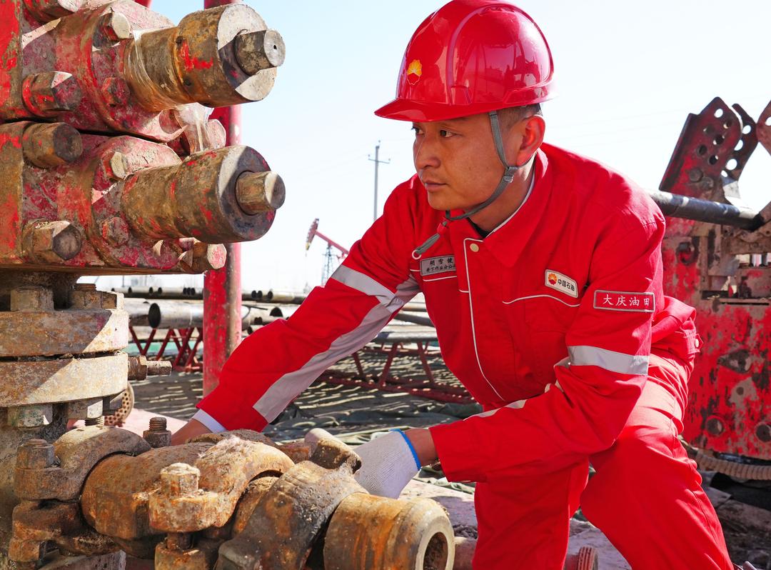 How is a benchmark team formed? - iMedia