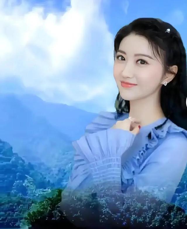 Fish play Qingbo shakes beautiful shadows - iMedia