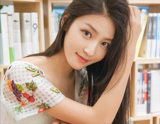 The sweet and lovely actress Ma Chunrui was born in Tianshui, Gansu ...