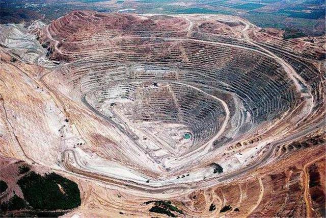 Do nuclear reactors occasionally exist in nature?What happened to ...