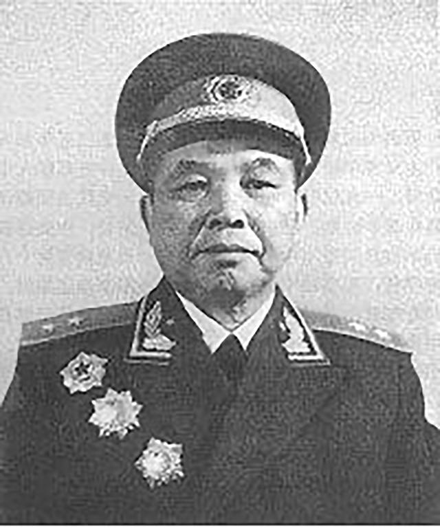 In 1950, when Lieutenant General Liu Zhong returned to his hometown, he ...