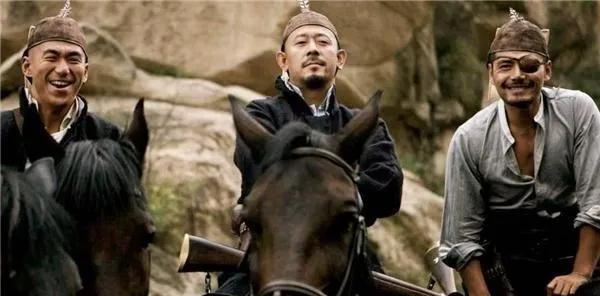 Why did the ancient bandits not rob "eight hundred miles in a hurry ...