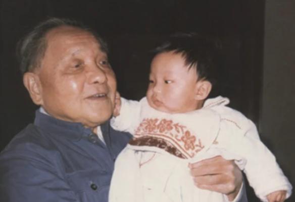 Deng Zhuodi, the only grandson of Duke Deng: After graduating from ...