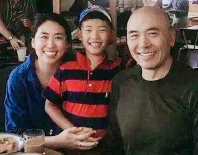 Lang Ping's daughter took a photo with her brother, Bai Fan did not ...