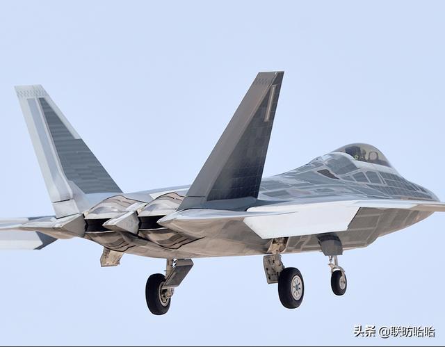 F-22 Trials New Stealth Coating!Second F-22 with mirror coating ...