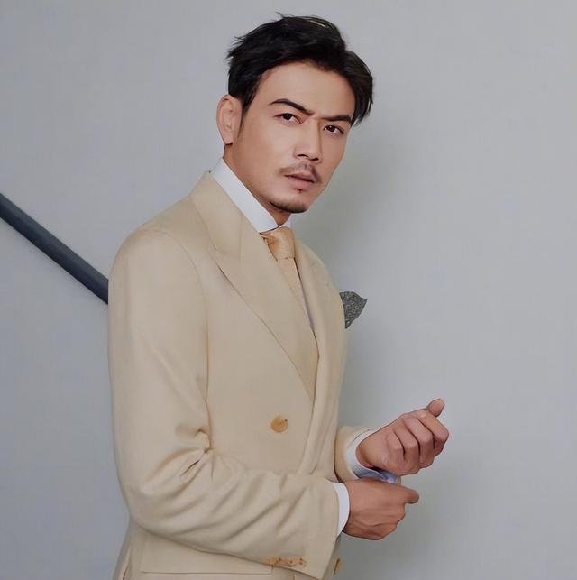 The greasy male star in the entertainment industry: get the range hood ...