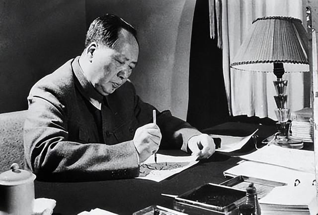 In 1950, Song Shilun suffered heavy casualties in the first battle. Mao ...