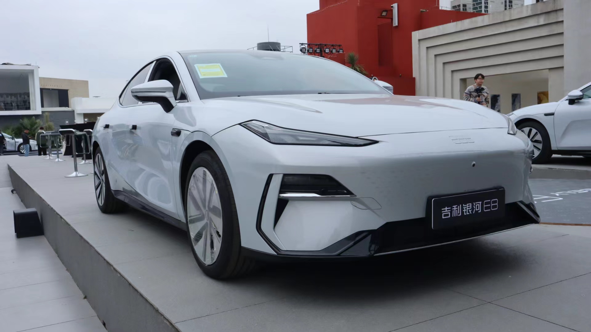 Static experience Galaxy E8, 45-inch 8K hairtail screen and SEA vast architecture are all ...