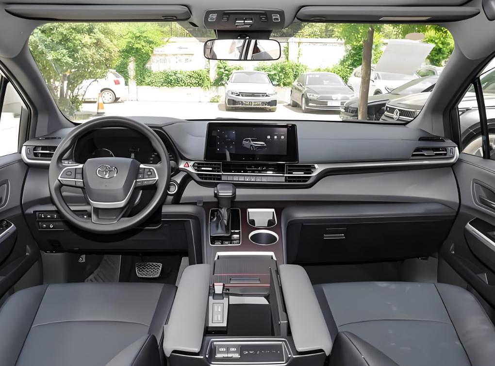 What kind of people drive a Grevia? - iMedia