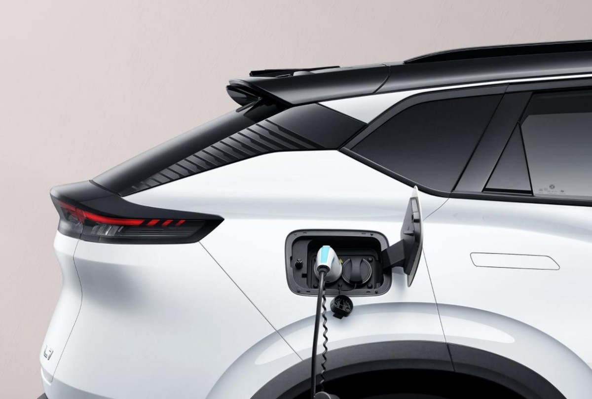 There are several essential differences between DHT and E-CVT. Popularize the technical ...