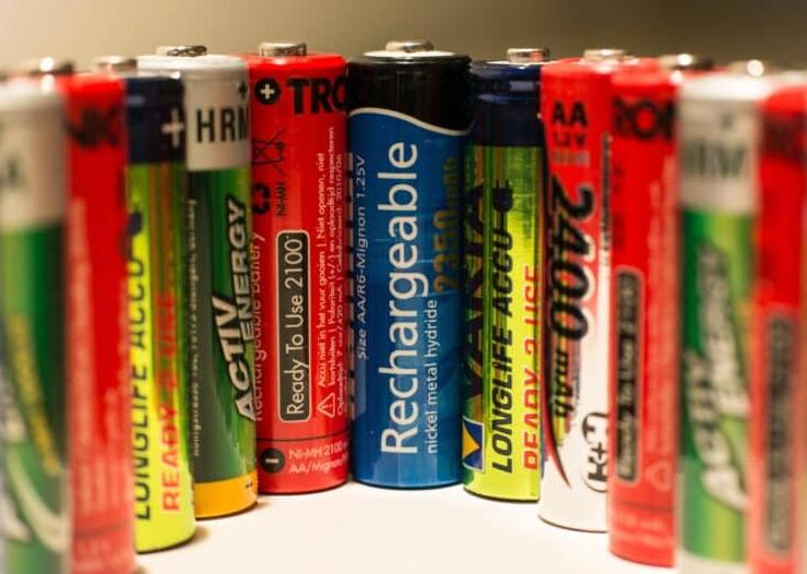 This new aluminum-graphite battery has been tested and is designed to ...