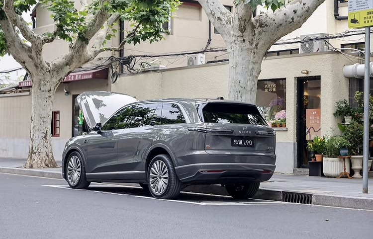 The size is similar to the M9, equipped with a 240L electric front ...