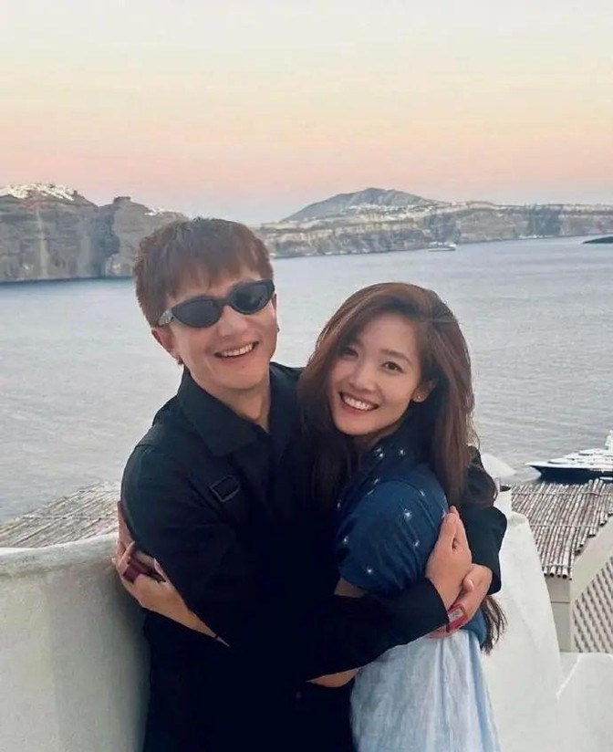 Huang Xuan officially announced his relationship! Fans cheered and his ...