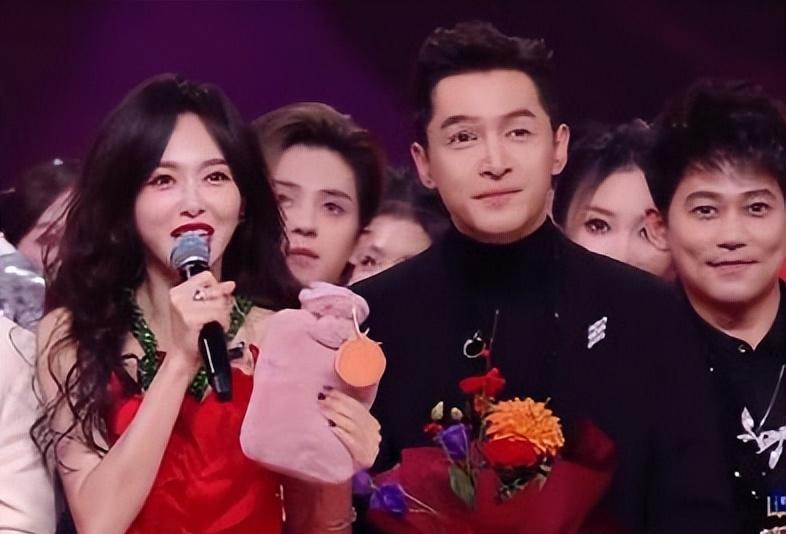 After breaking up with Chen Chusheng's 0713 boy band, Su Xing met Hu Ge ...