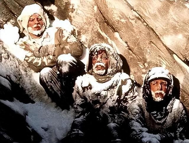 Miracle of the Andes Air Crash: 24 survivors agreed to eat each other's ...