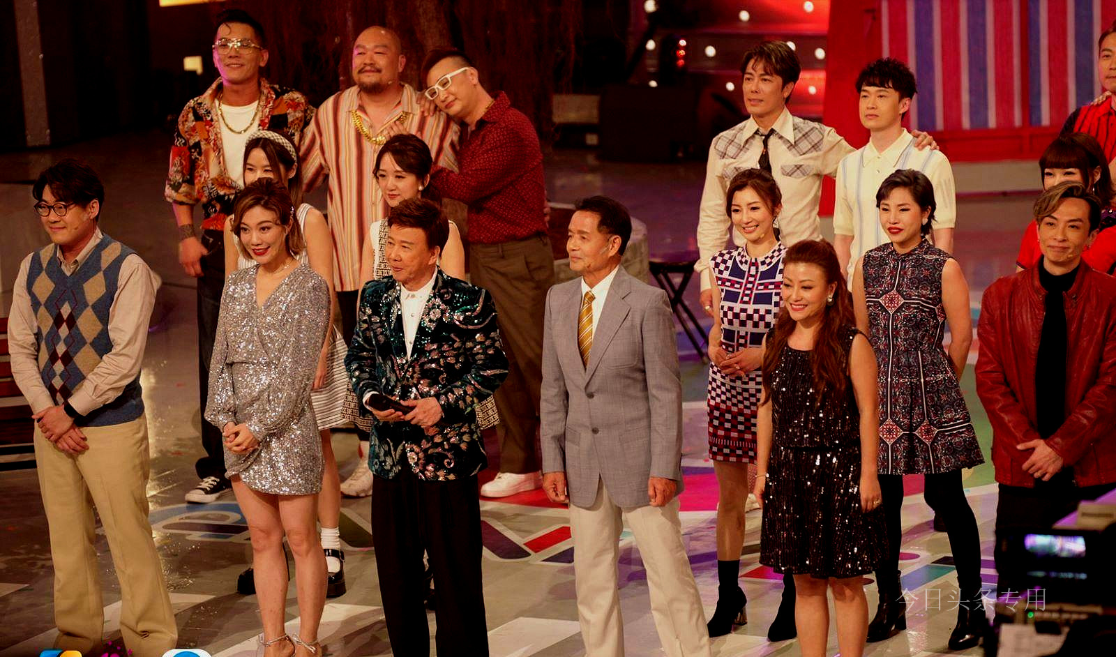 Andy Lau sings a cappella and Priscilla Chan sings "Dancing Street" to set off TVB TVB ...