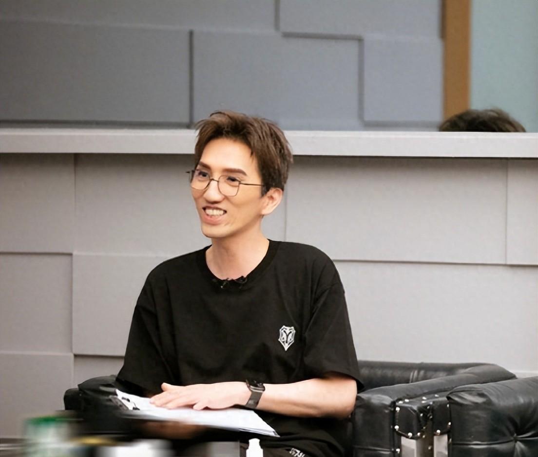 57-year-old Lin Zhixuan posted a photo of his husband and wife for the ...