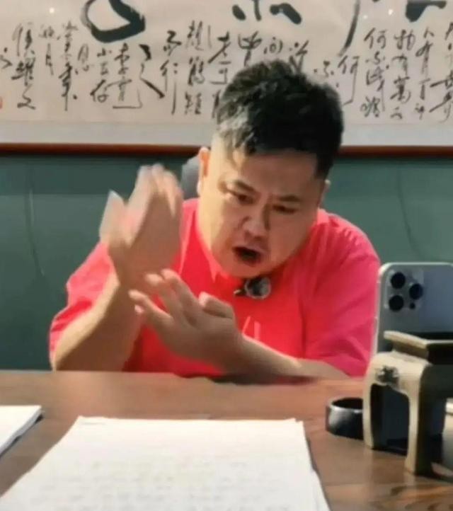 The wind direction suddenly changed and Li Kuan started to scold Cao ...