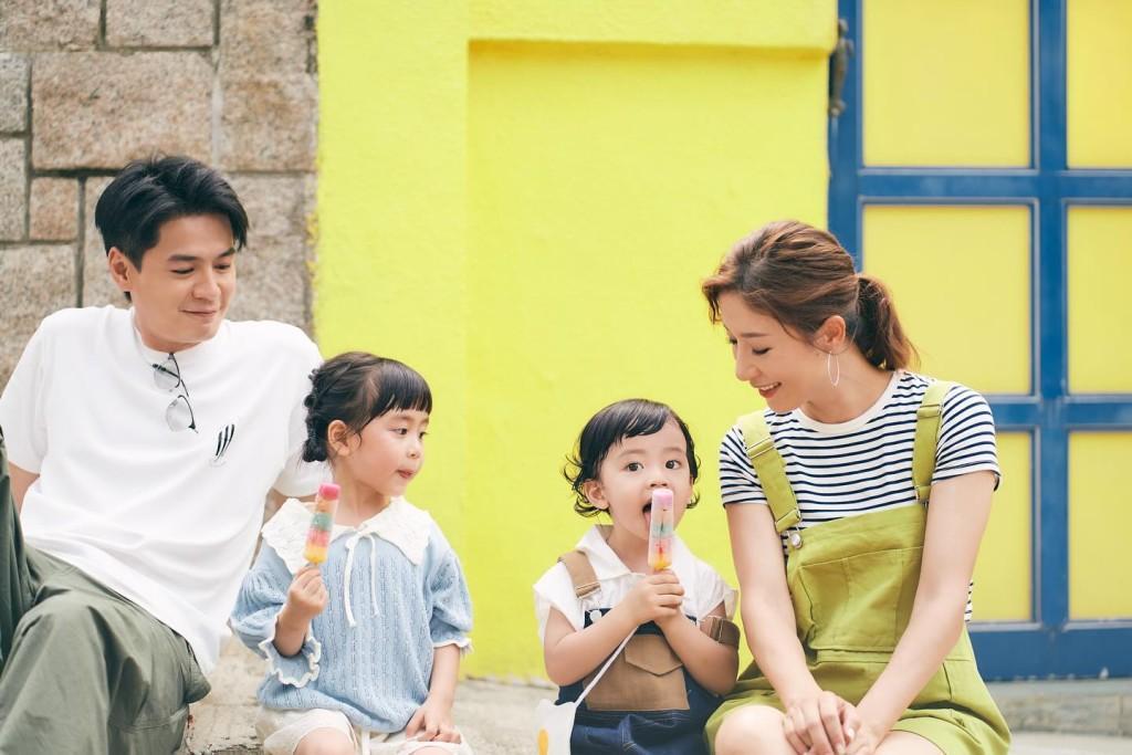 Yang Yi's children took their first childhood photo! They are innocent ...