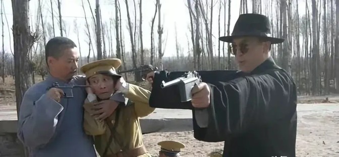 The era of gun posture exposure! From Li Xiangyang to Wolf Warrior, the details of war films ...