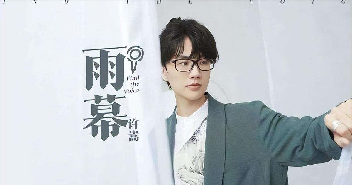 One sings for free, the other has been popular for more than ten years without giving any ...