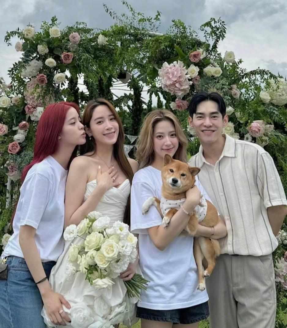 Ouyang Nini and Zhang Shuhao registered their marriage, and everything ...