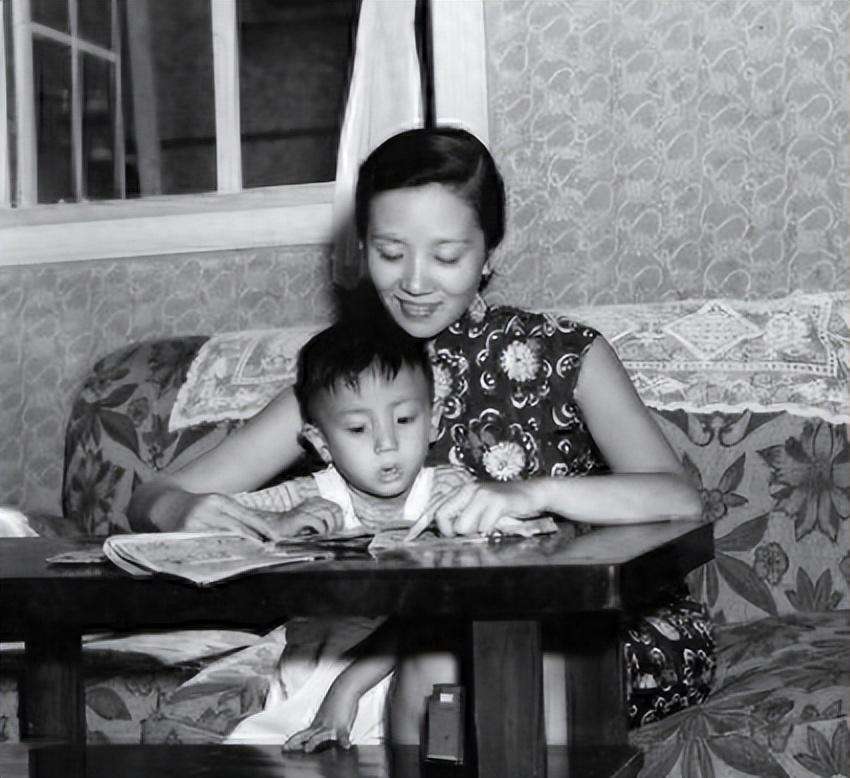 Old photos of World War II: Female collaborators in the German-occupied ...