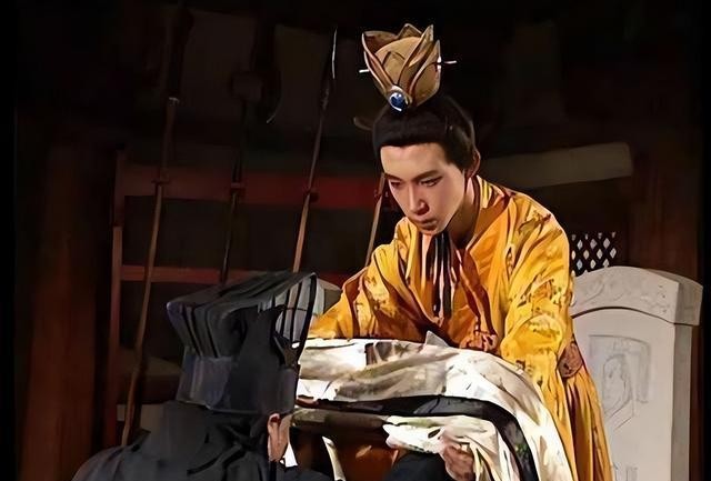Emperor Xian of Han was a puppet all his life. He once had a great ...