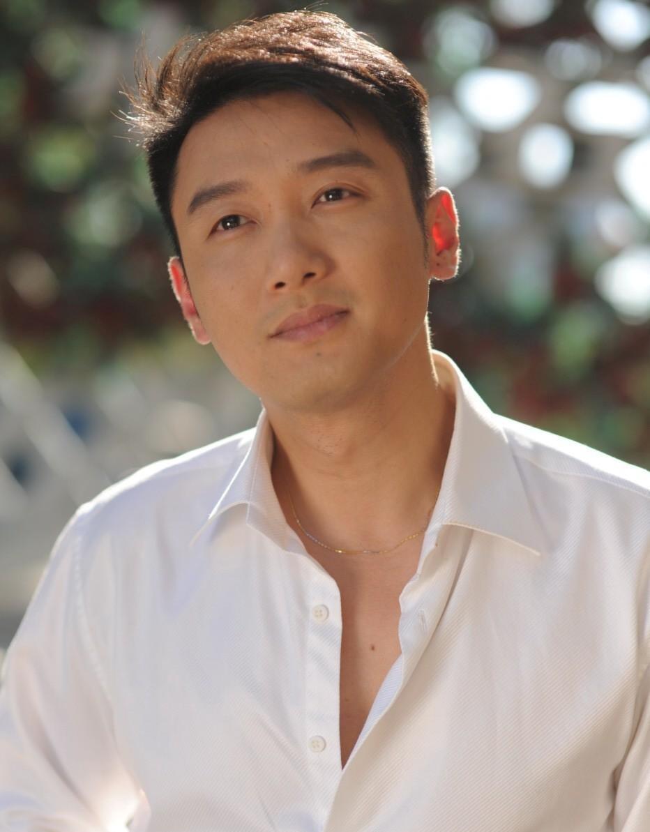 The former host is now an actor, with top-notch acting skills, handsome ...