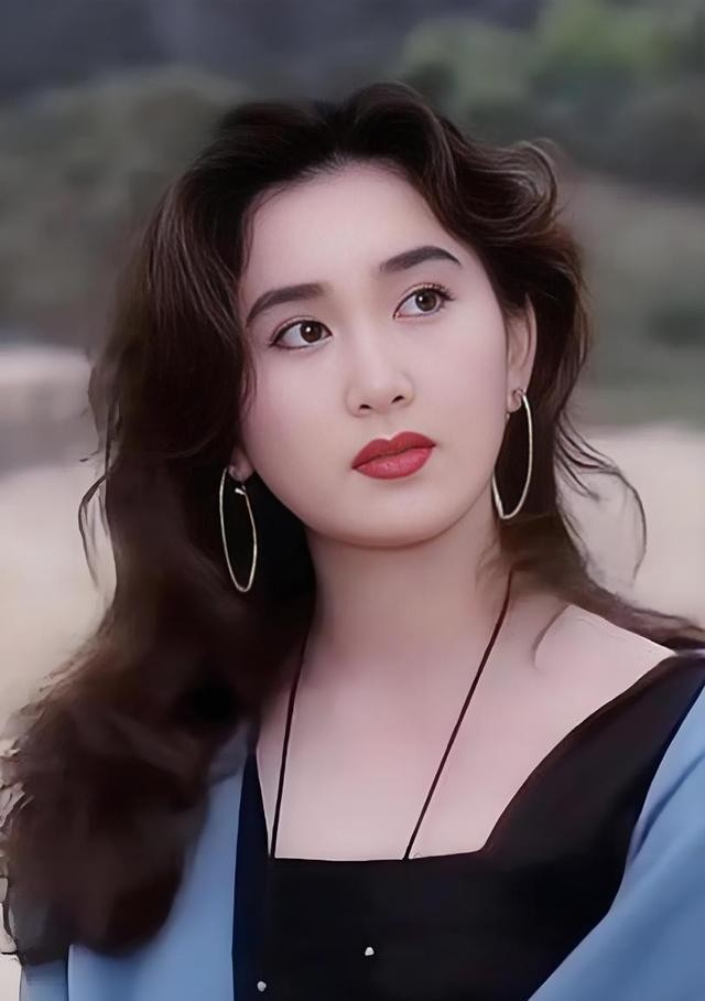 She sacrificed herself for art 16 times and had sex with countless men ...