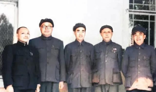 The leaders of the Second Field Army and the Fourth Field Army took a ...