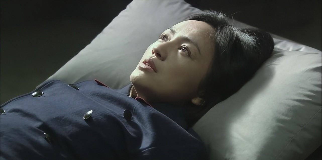 The girls in the kite have ordinary looks but amazing acting skills ...