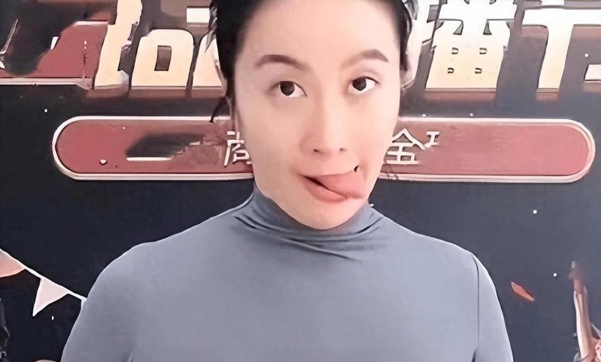 Ye Xuan, whose breasts hang down to her belly button, has so many ...