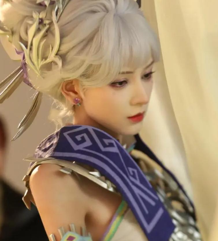 張予曦COS楊玉環，光jio玉足細腿比命長！網友卻怒噴：這太不貼了 - 頭條匯