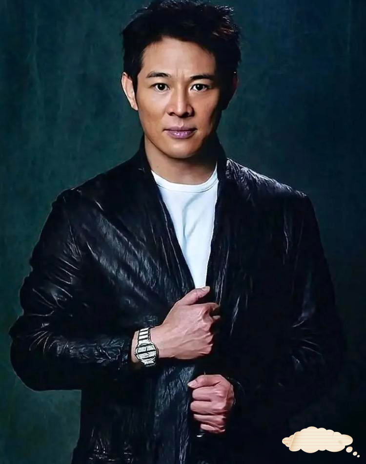 They both have Jet Li's genes. When comparing Huang Qiuyan's daughter ...