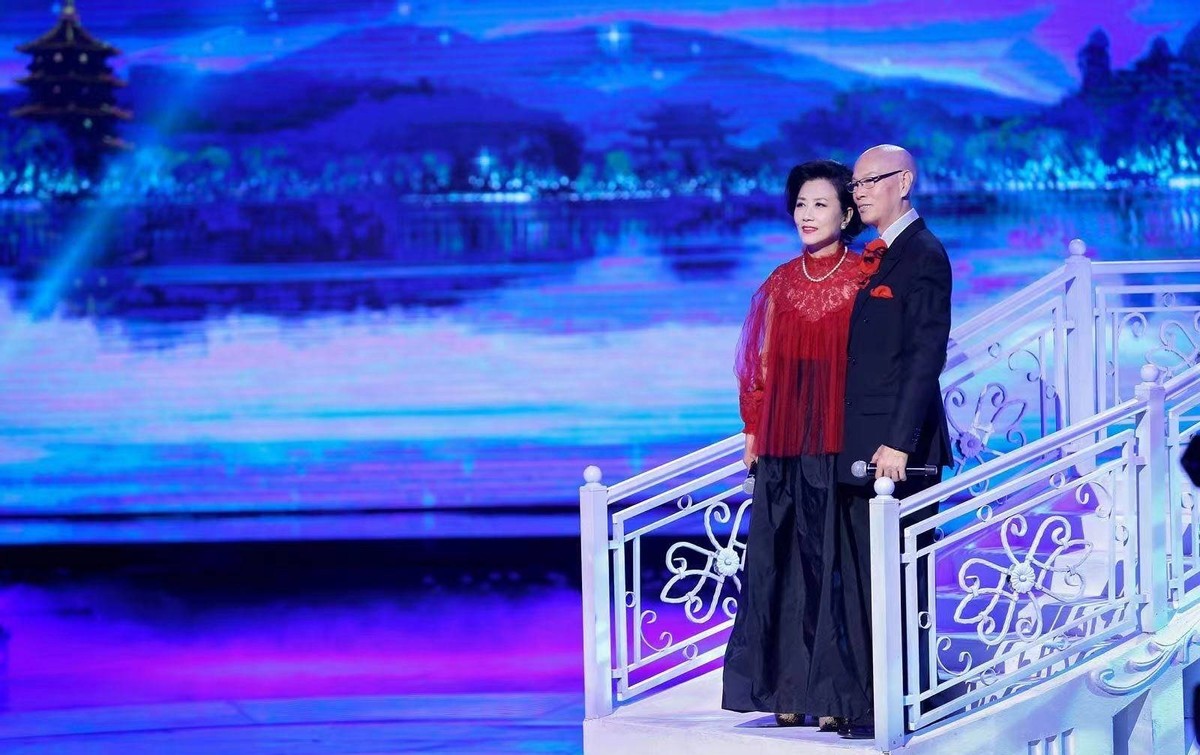 Liza Wang walks unsteadily in private, her posture is much worse than ...