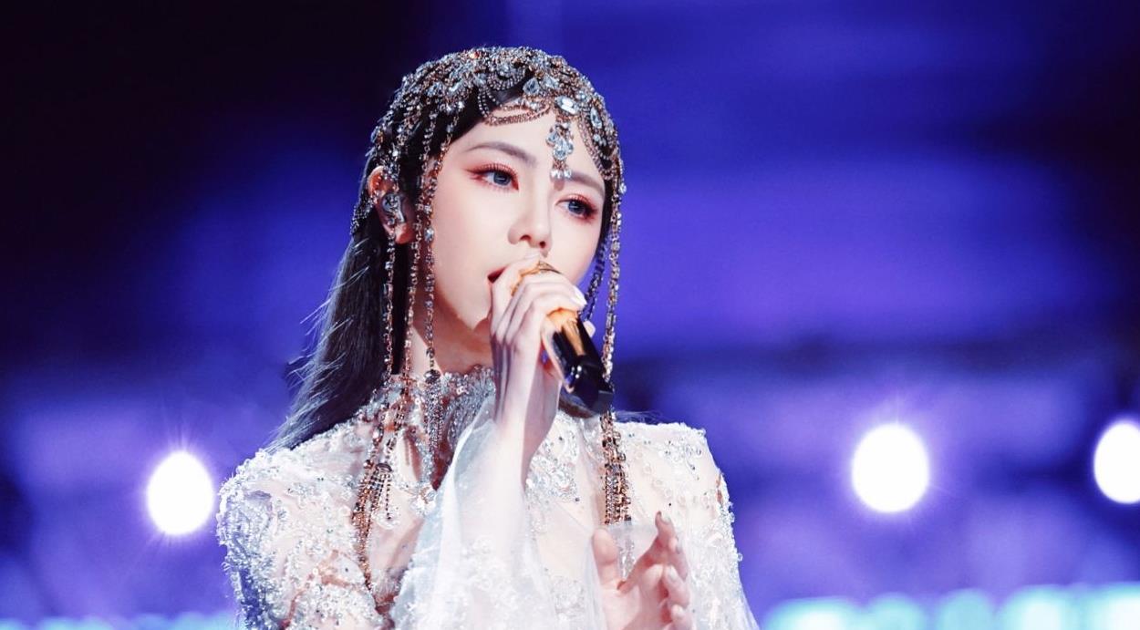 Deng Ziqi was stabbed in the back by his old club again! Five years ...