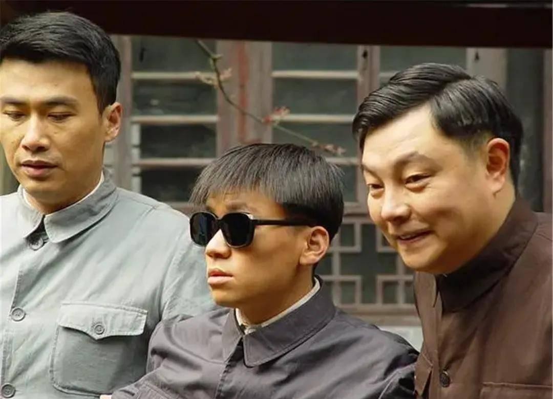 18 years have passed. After watching "The Secret Agent" again, I ...