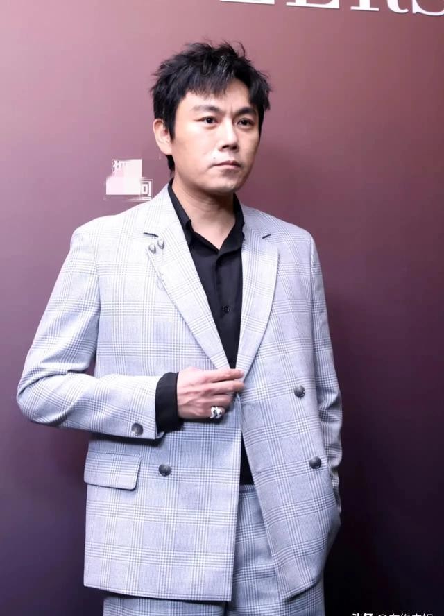 This night, the "revealing" Li Yitong lost to the plump and well ...