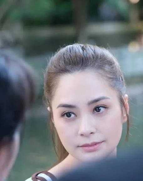 Gillian's recent photo exposed, 43-year-old face becomes rounder and ...