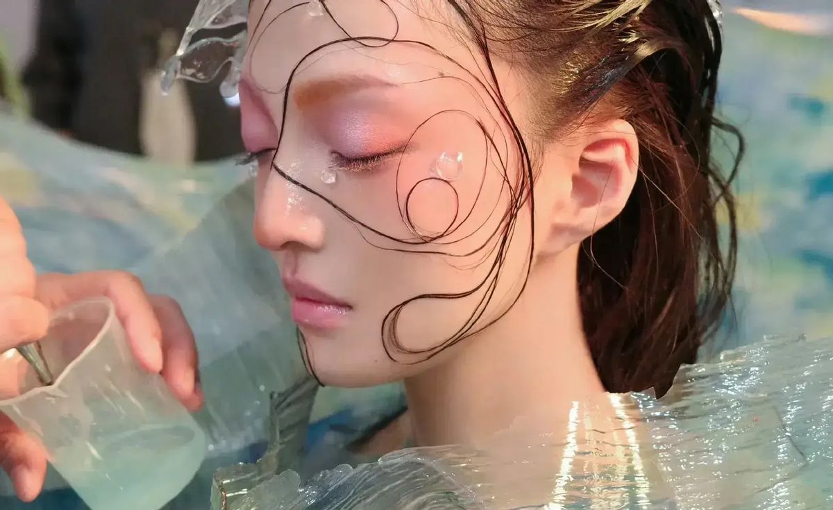 Angela Chang, is it necessary for a powerful singer to look like this ...