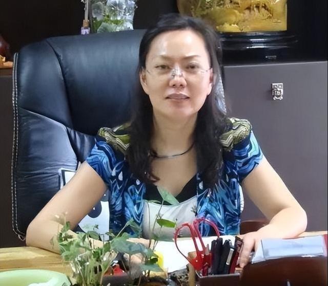 Hangzhou rich woman Zhu Lili: One meal costs millions, accumulating 1.4 ...