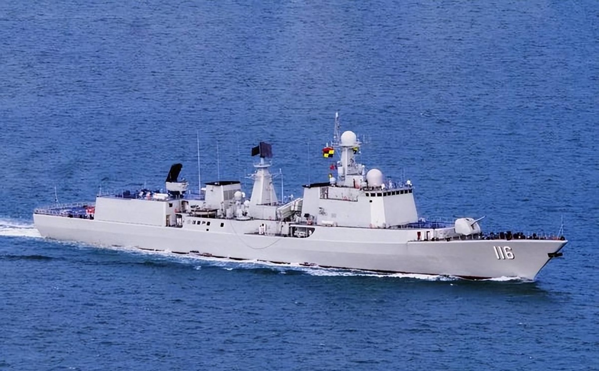 China's Type 054A destroyer has no phased array radar and no long-range air defense missiles ...