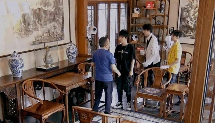 A look at Wang Gang's courtyard: Huanghuali tables from the Ming and ...