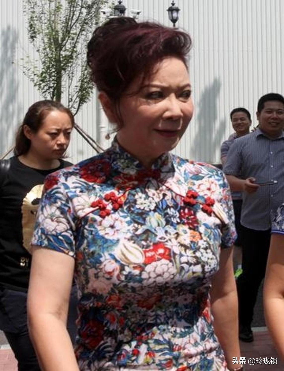 Cai Ming: Fashion and tenacity behind the light on stage - iMedia