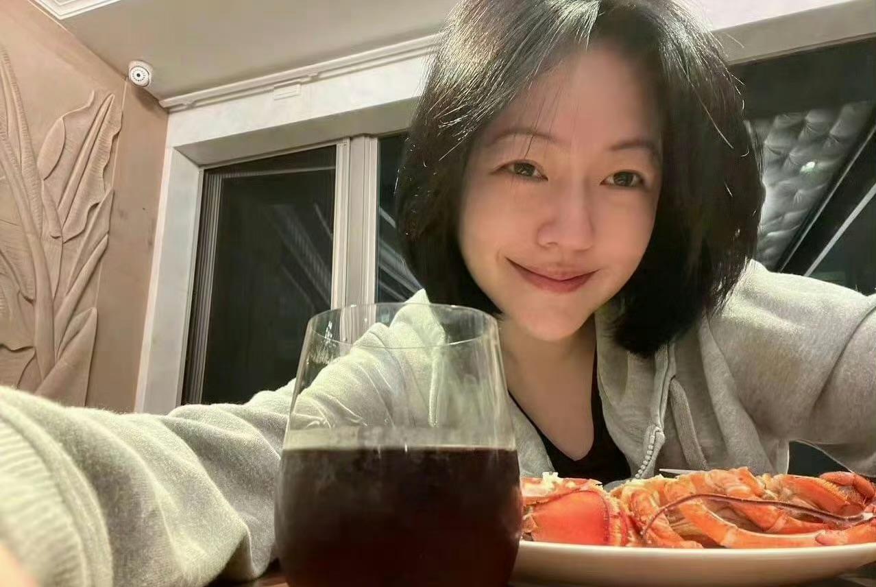 Little S shows affection and turns over! Admitted that it was Xu Yajun who packed the leftovers ...