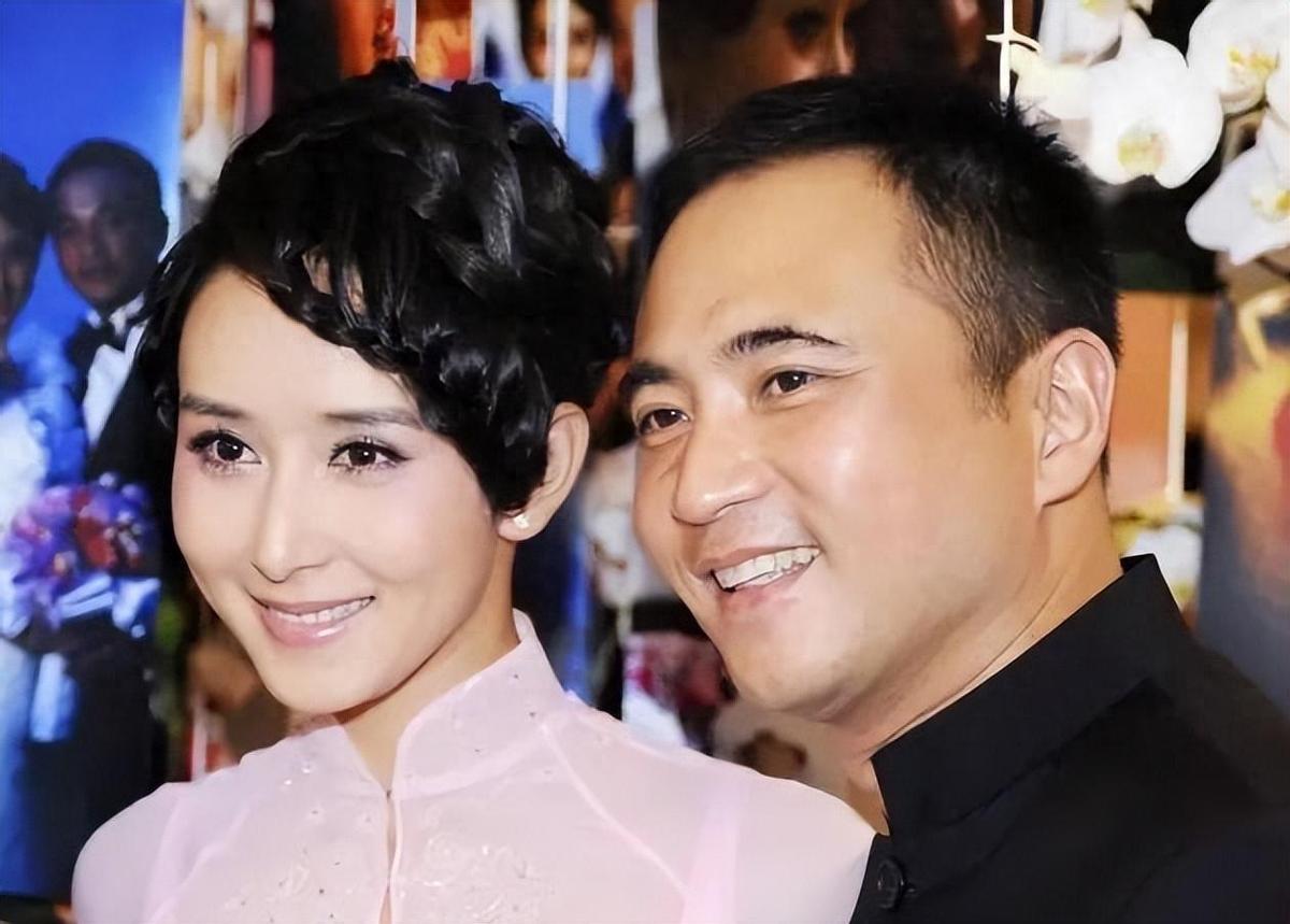 Hu Jing was spotted by a foreign rich man because of her beauty. In ...