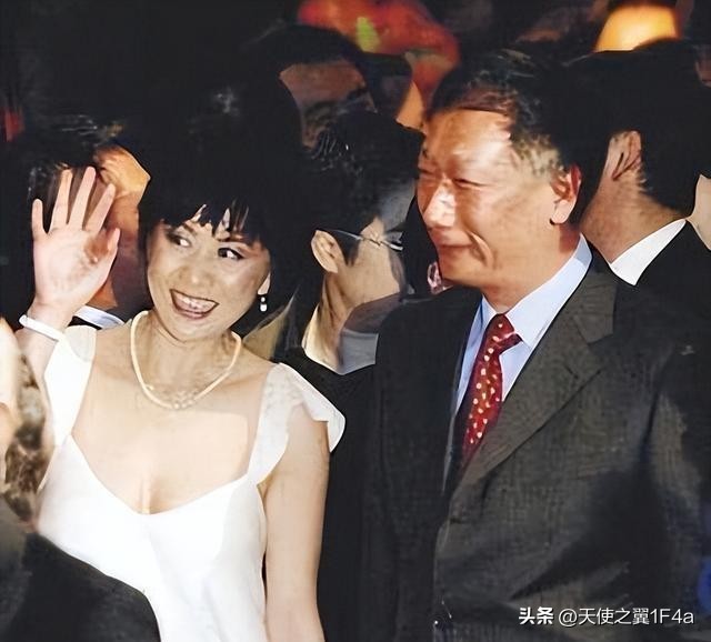 Terry Gou: He vowed never to marry again, but broke his promise in front of Tseng Hsing-ying ...