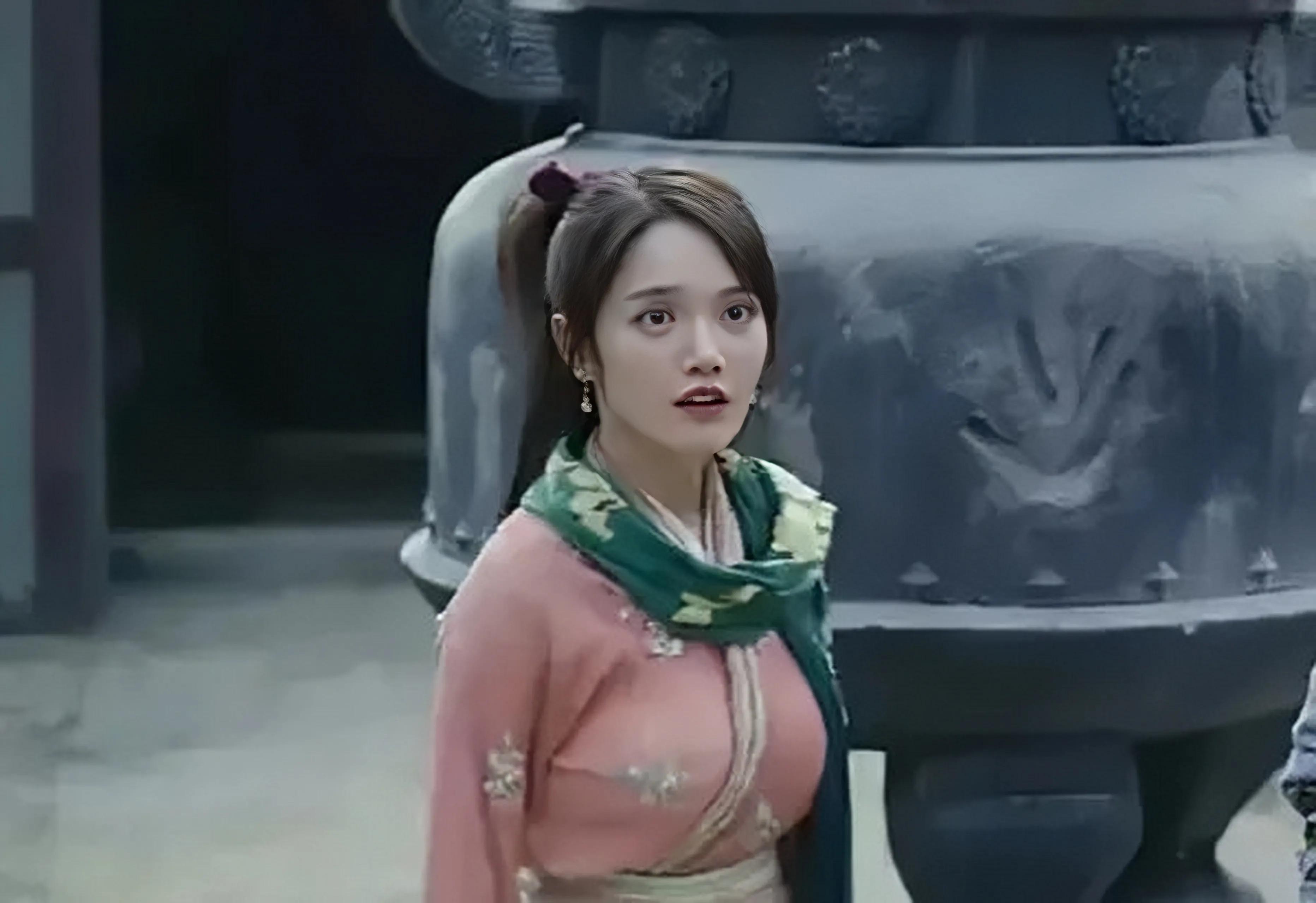 Athena Chu: I must be the most beautiful Huang Rong. As for the busty ...